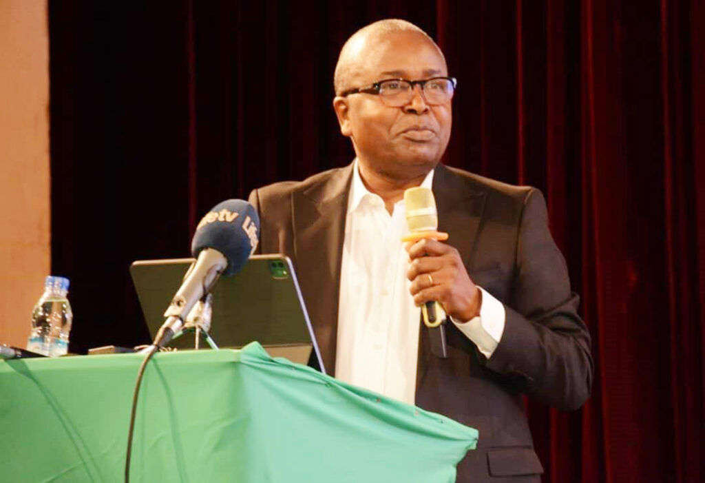 SNP 2025 : Prof Francis Akindès plaide pour les enseignants au ...